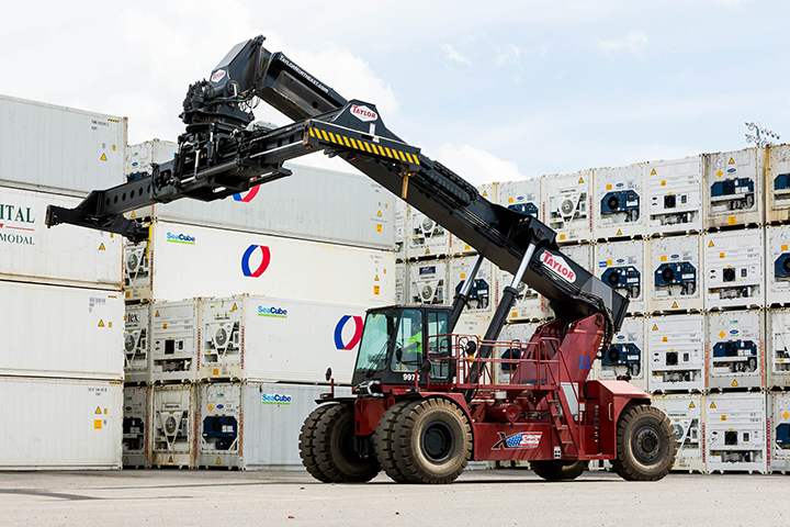 Taylor Machine Works Reach Stacker / XRS-9972 | Cal-Lift Inc.